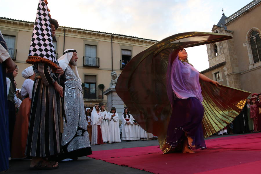 Fotos: Tributo de las 100 doncellas | leonoticias